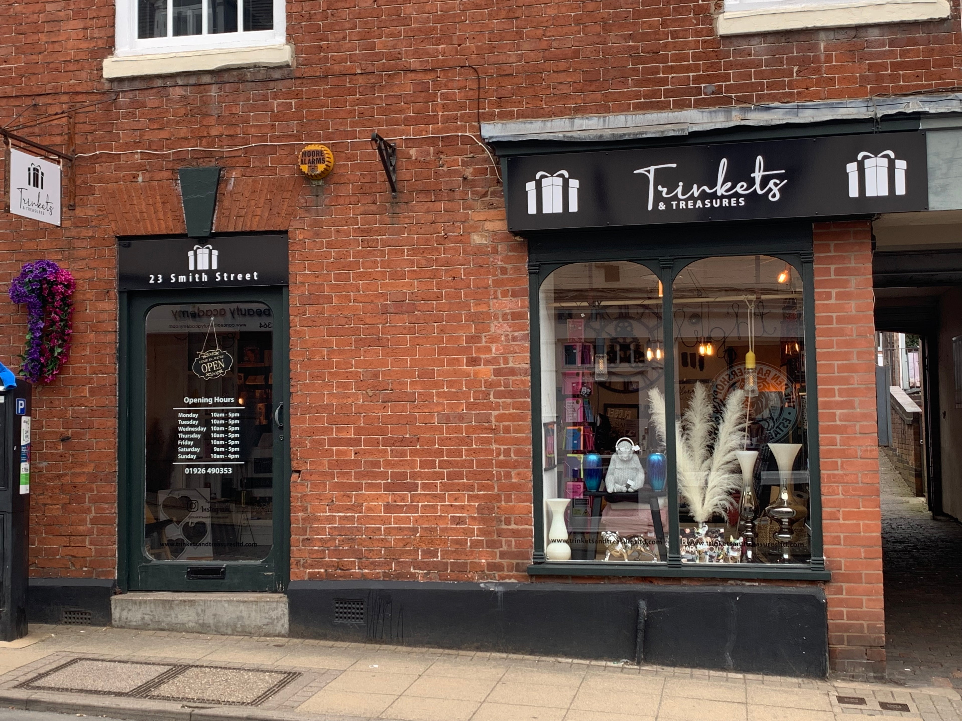 Gifts, Lifestyle and Lighting in Warwick – Trinkets and Treasures Ltd